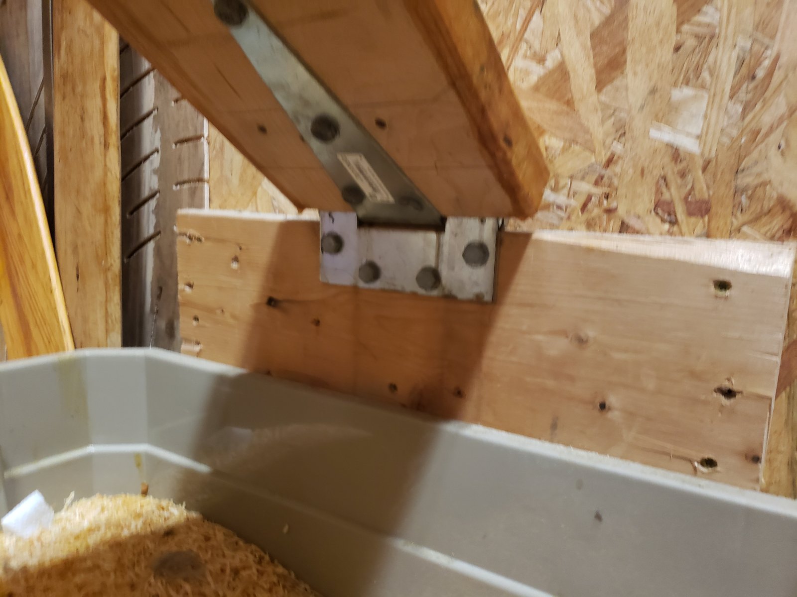 Fleshing Beam Setup in the Fur Shed - Trapping Today