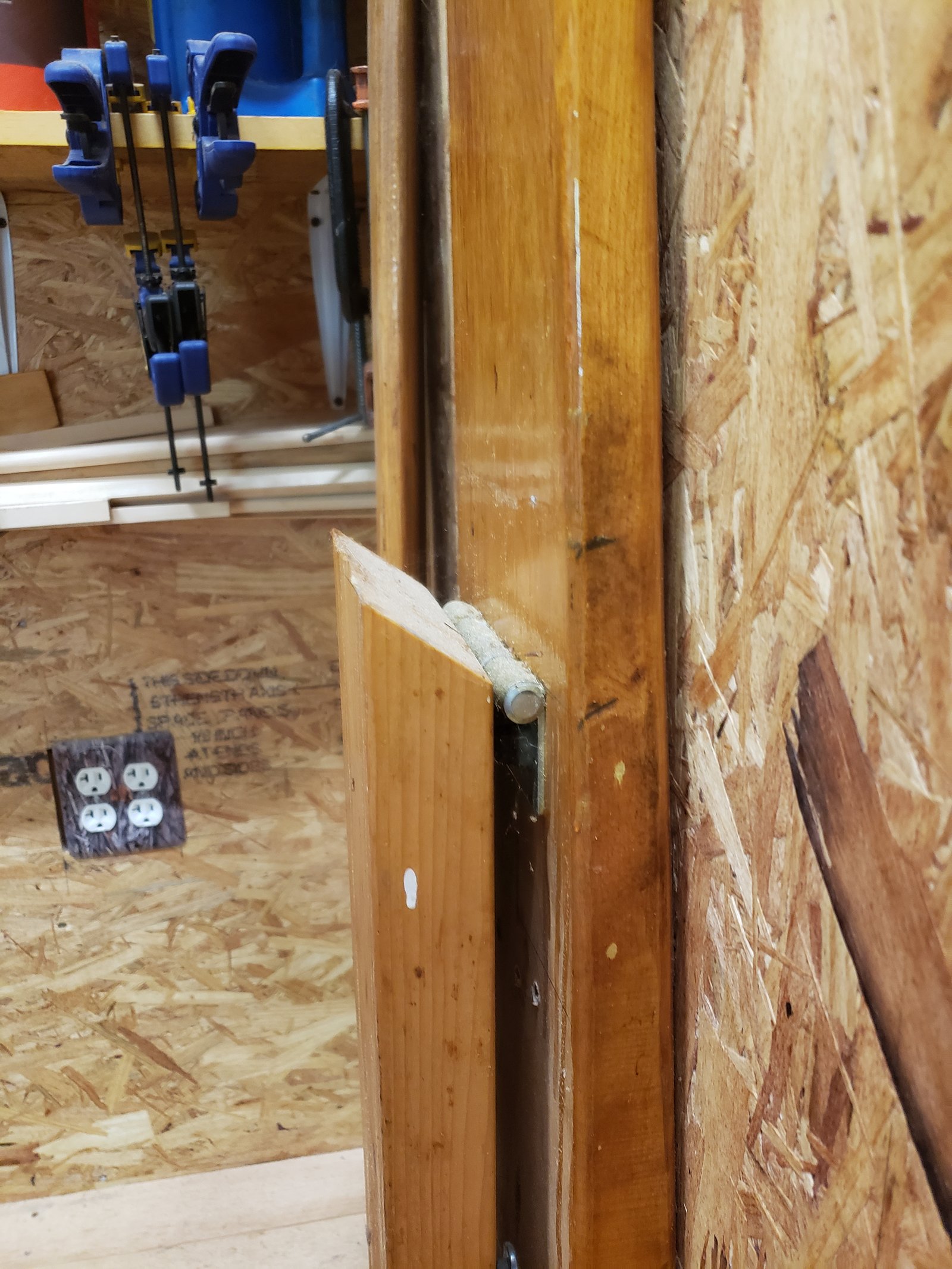 Fleshing Beam Setup in the Fur Shed - Trapping Today